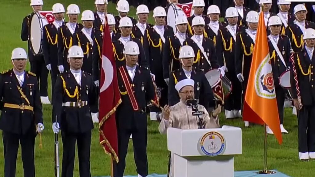 Erdoğan accelerates the Islamization of the army before elections ...